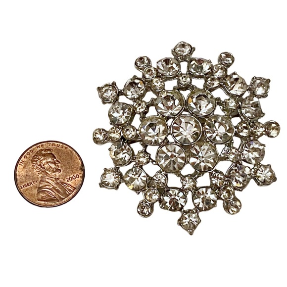 Vintage | Jewelry | Vintage Large Rhinestone Brooch Silver | Poshmark